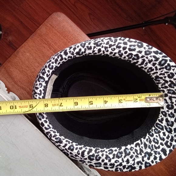 Nicole Marciano | Accessories | Nicole Marciano Blue Cheetah Print ...